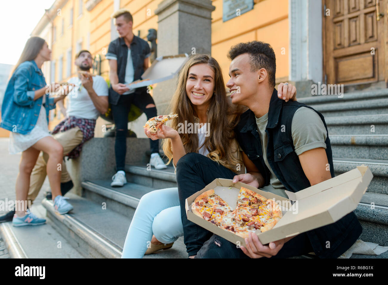 Pizza takeout hi-res stock photography and images - Alamy