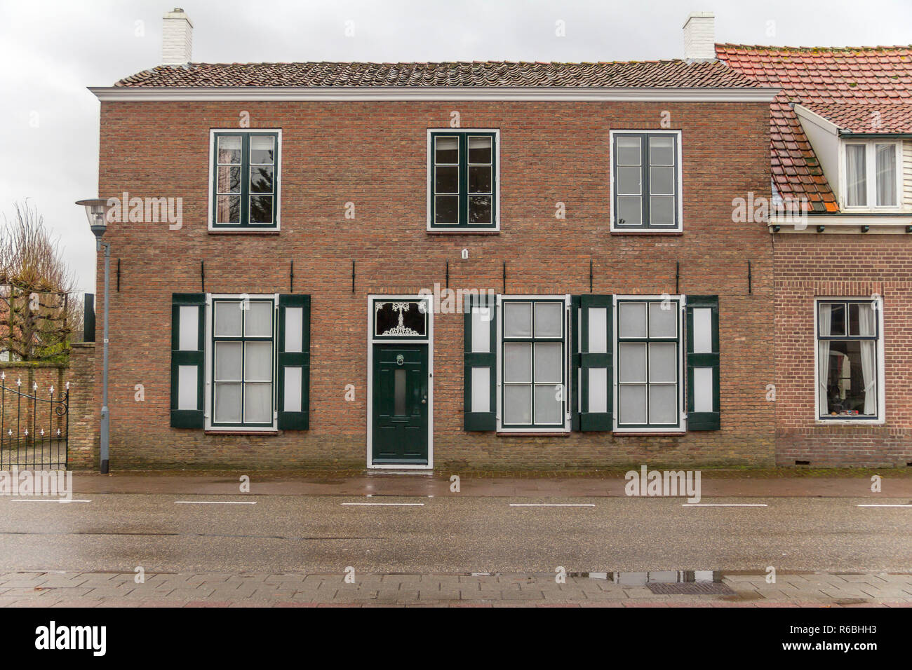 Dutch house facade hi-res stock photography and images - Alamy