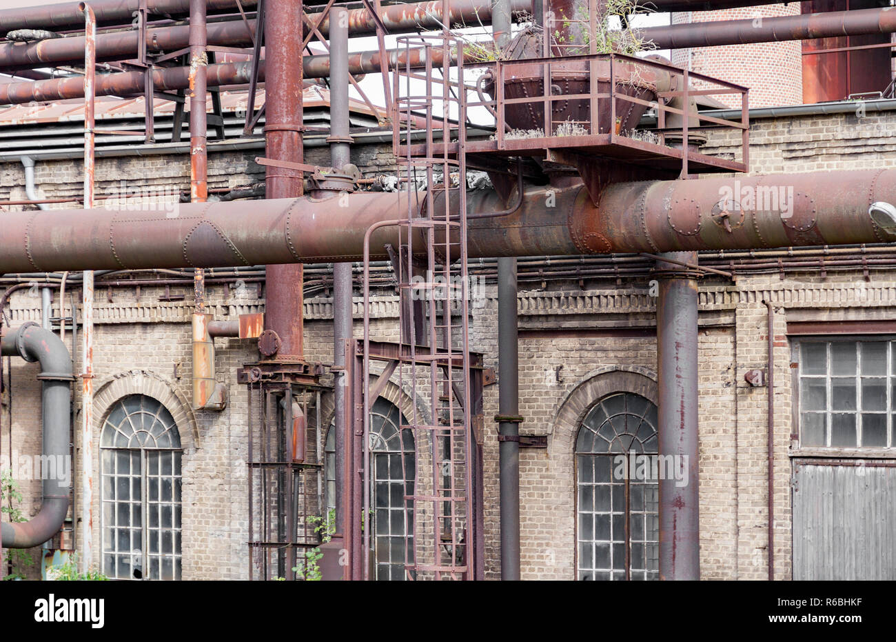 rusty industrial scenery Stock Photo - Alamy