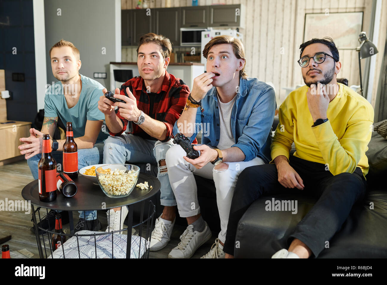 Men playing computer games Stock Photo - Alamy