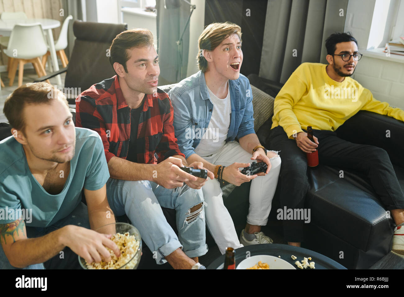 Defeat in video game Stock Photo - Alamy