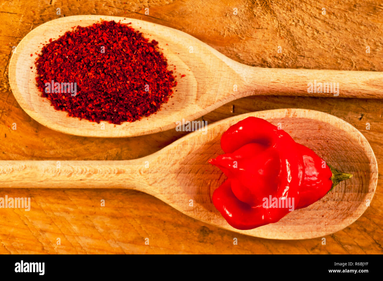 Chili Bishop´S Crown With Powder Stock Photo - Alamy