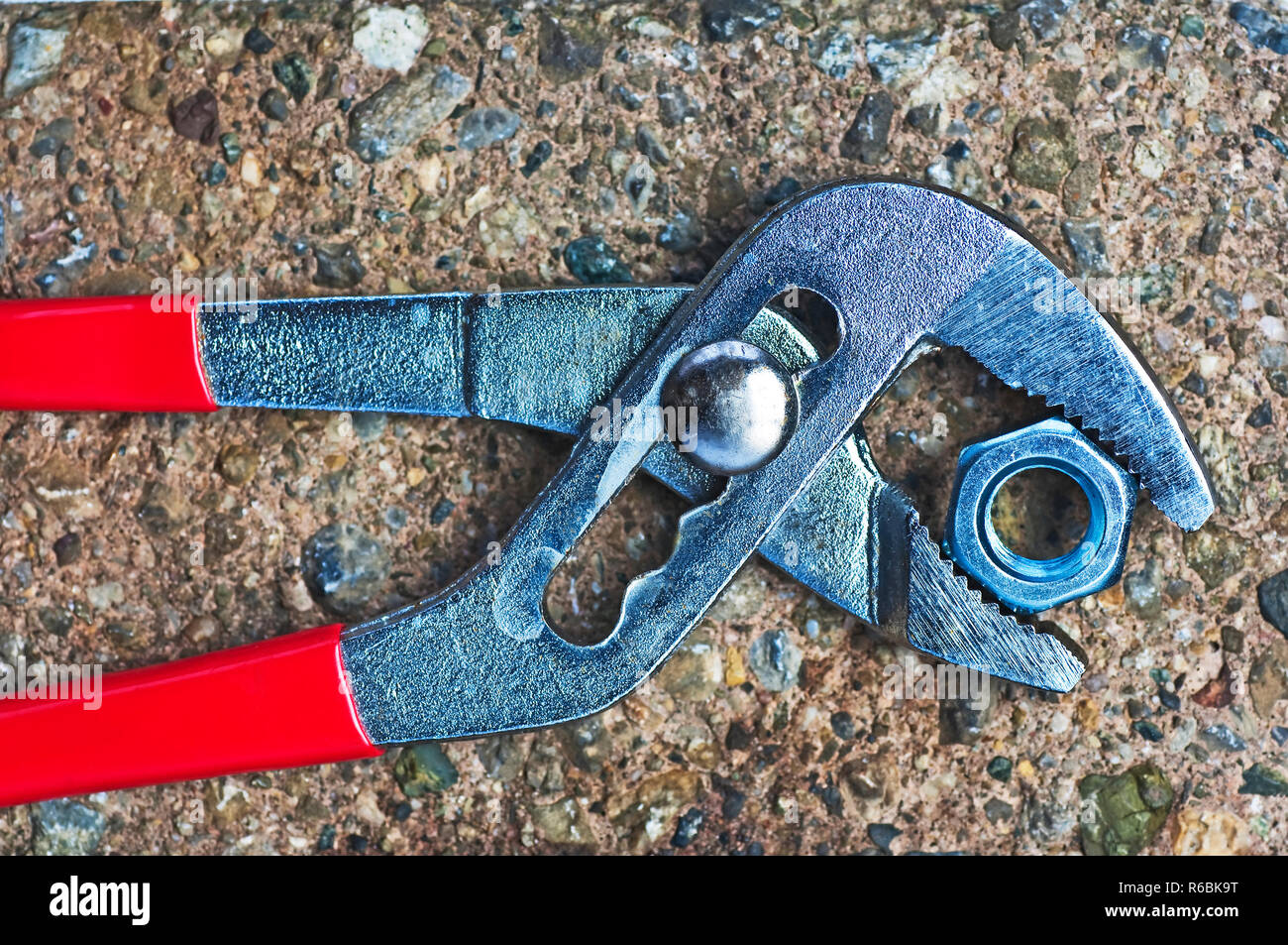 Pipe tongs hi-res stock photography and images - Alamy