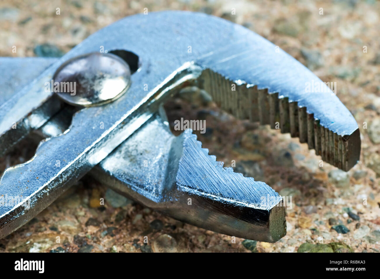 Pipe tongs hi-res stock photography and images - Alamy