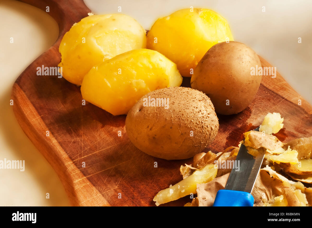 Peeling potato brown hi-res stock photography and images - Alamy