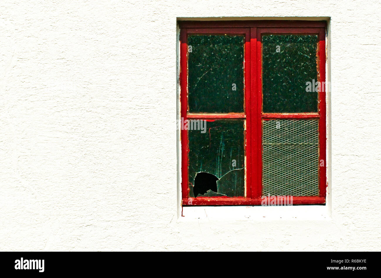 Old Window With Broken Glass Stock Photo - Alamy