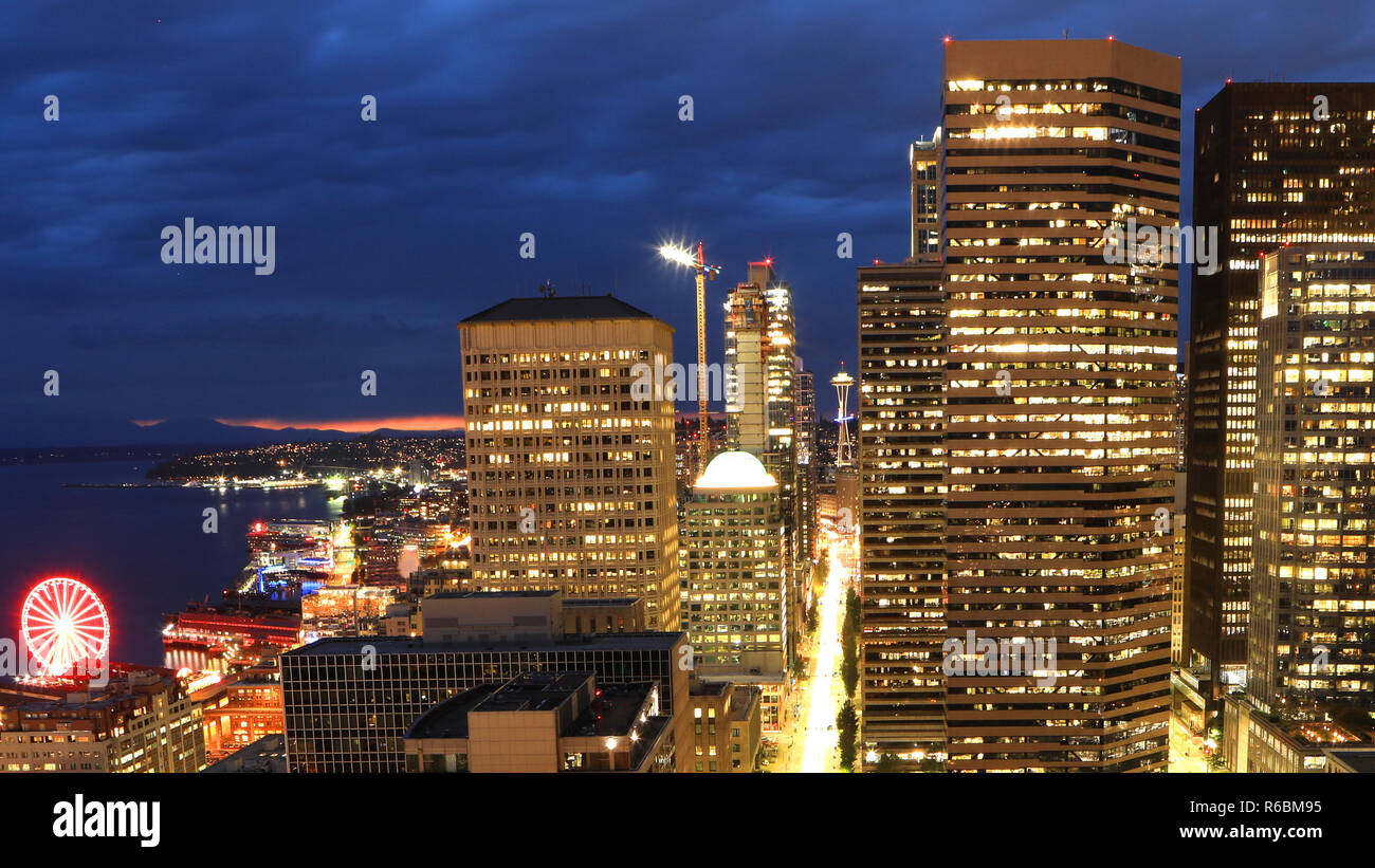 An aerial view of Seattle, Washington skyline at night Stock Photo - Alamy