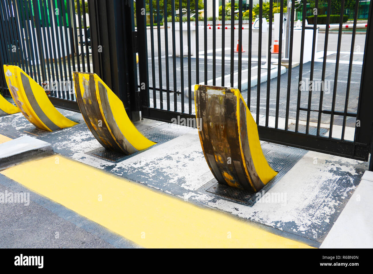 Checkpoint control hi-res stock photography and images - Alamy