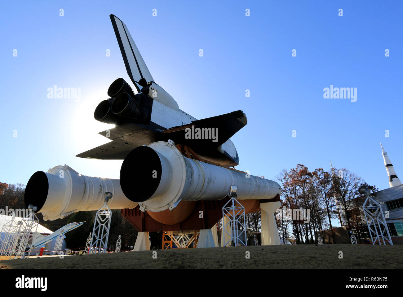 Space Shuttle Orbiter test simulator Pathfinder sits atop the Main ...