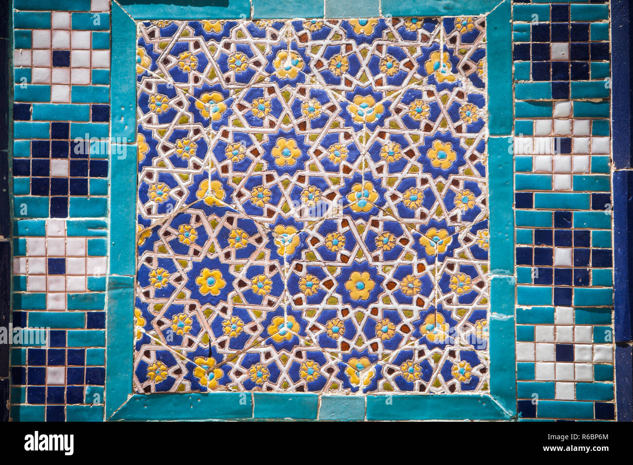 Arabic decorations on a wall Stock Photo - Alamy