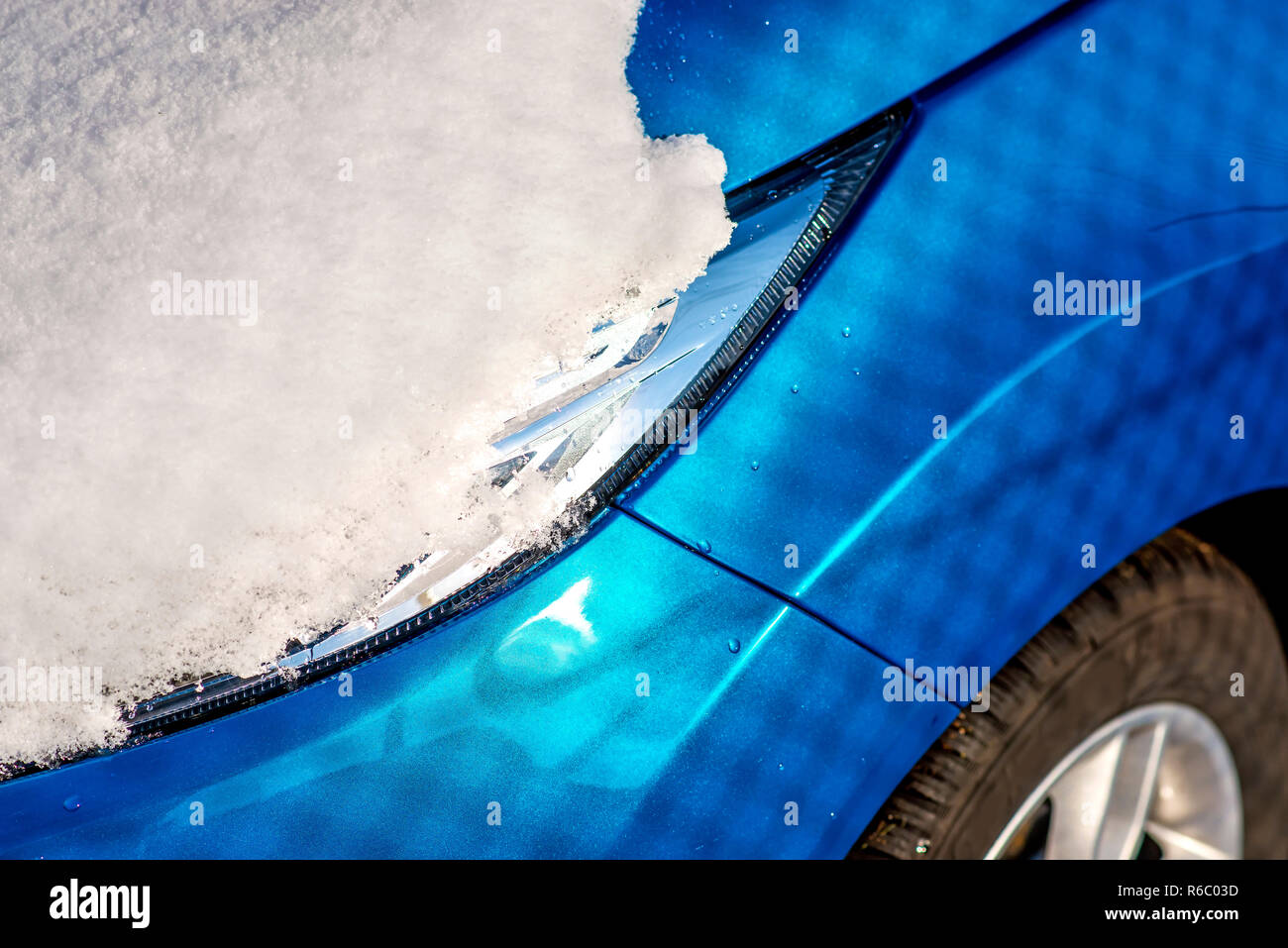Snow On A Car Light Stock Photo - Alamy