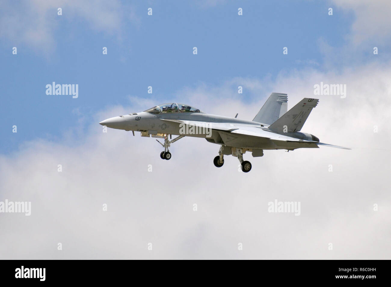 F18 aircraft fighter canopy hi-res stock photography and images - Alamy