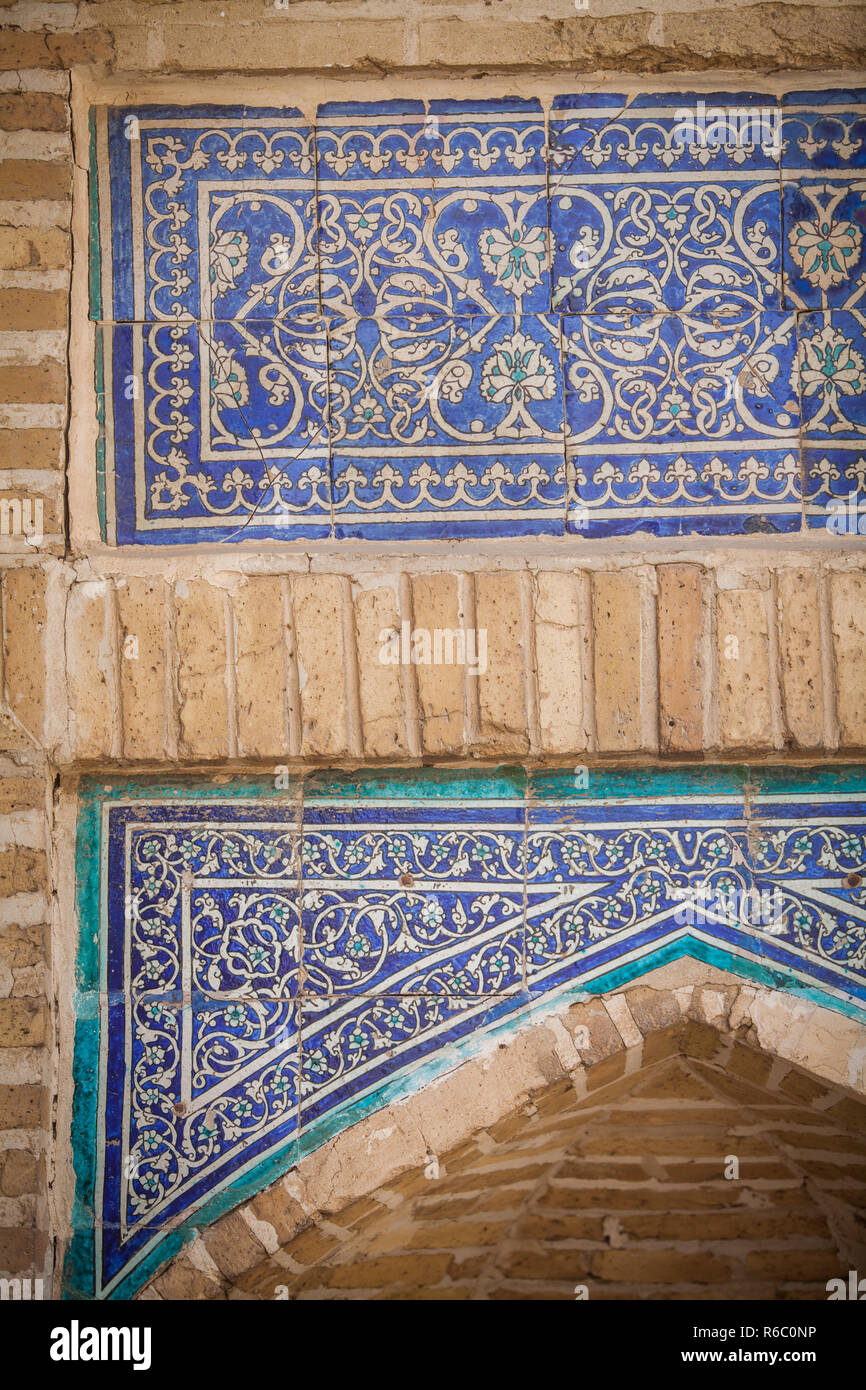 Arabic decorations on a wall Stock Photo - Alamy