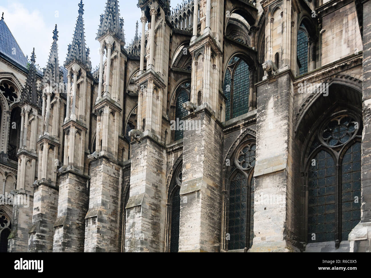 side view of wall of Reims Cathedral Stock Photo - Alamy