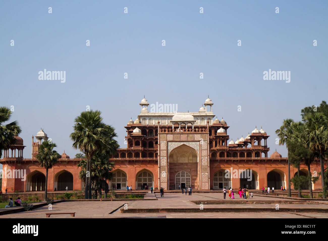 akbar tomb near agra in india Stock Photo - Alamy