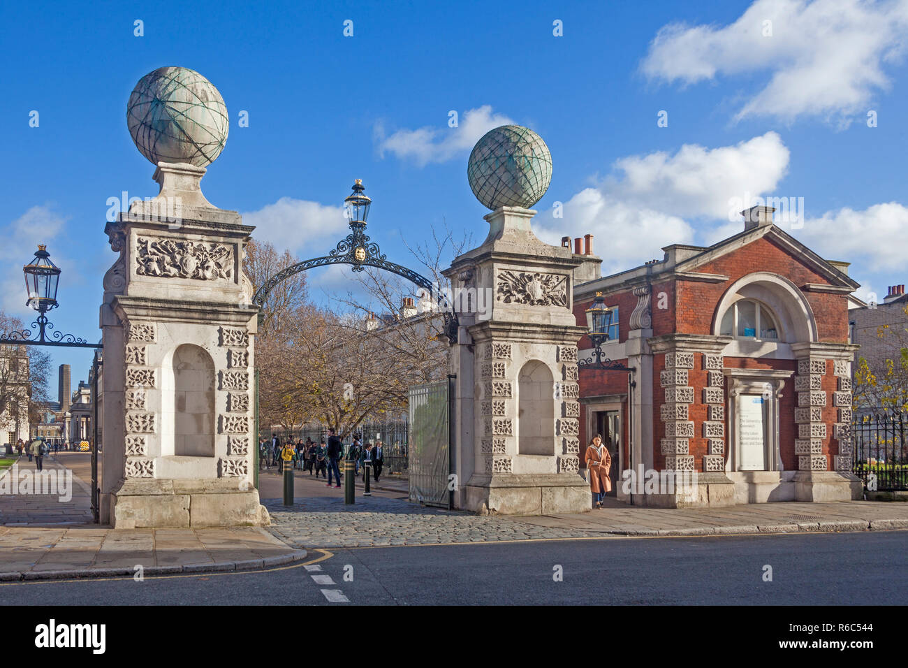 London, Greenwich. The western gates of the original Royal Seamen's ...