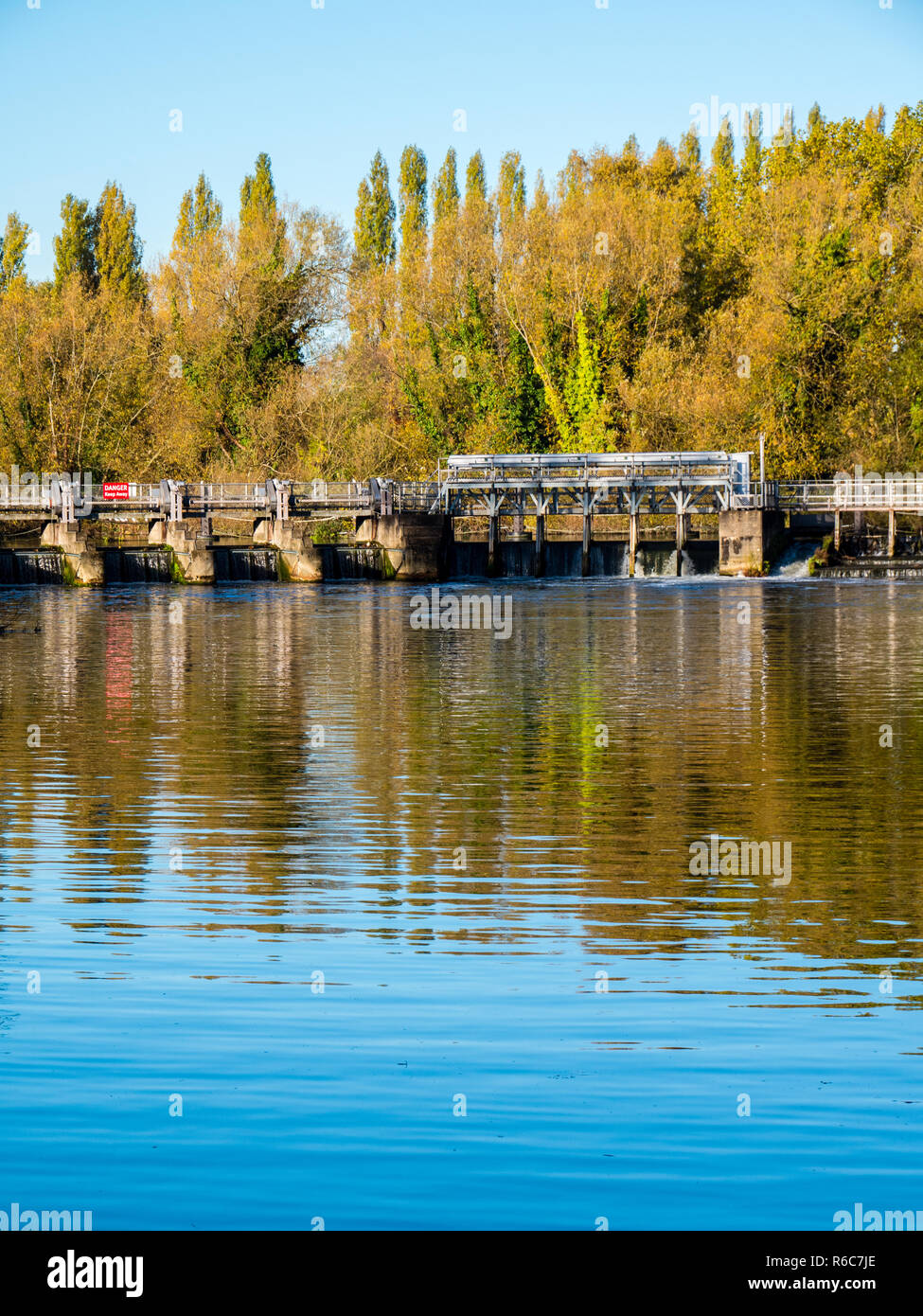 King's lock thames hi-res stock photography and images - Alamy