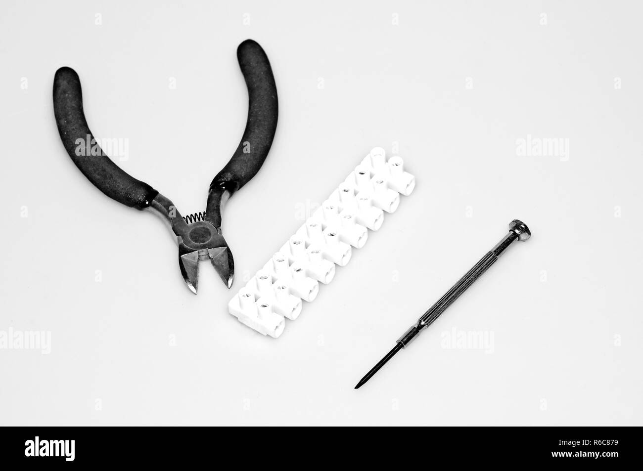 Electric installation forceps hi-res stock photography and images - Alamy