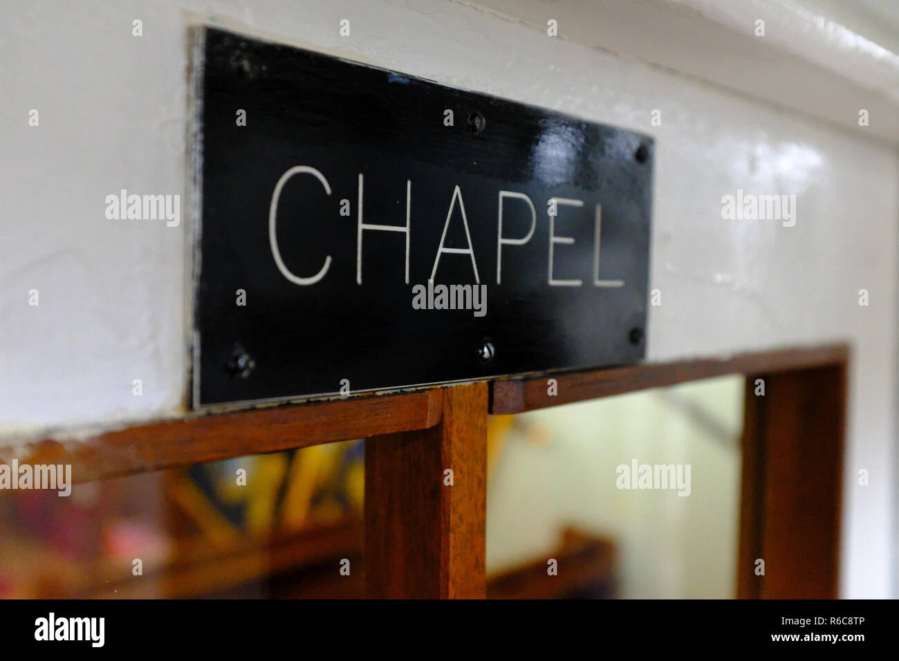 Hms belfast sign hi-res stock photography and images - Alamy