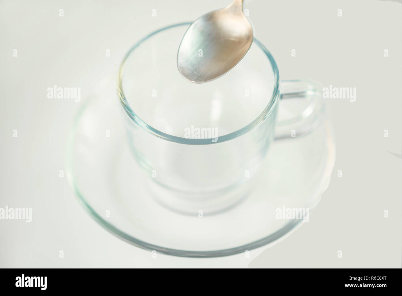 Empty tea cup hi-res stock photography and images - Alamy