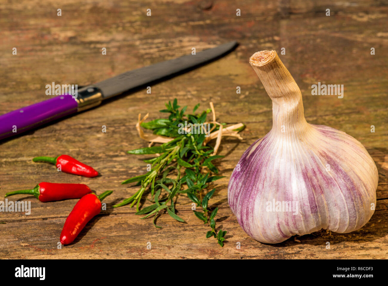 Fresh, French, Red Garlic Stock Photo - Alamy