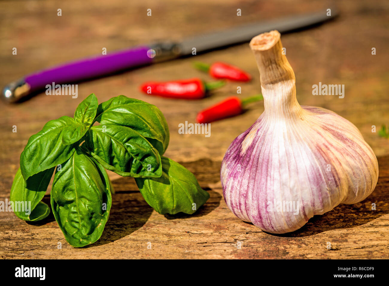 Garlic and vessels hi-res stock photography and images - Alamy