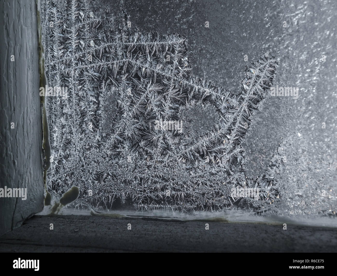 Frost on the inside of window hi-res stock photography and images - Alamy