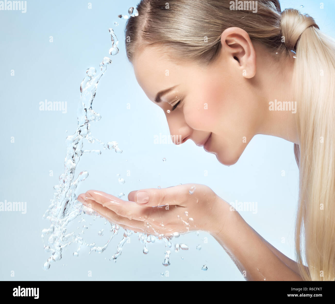 Facewash hi-res stock photography and images - Alamy