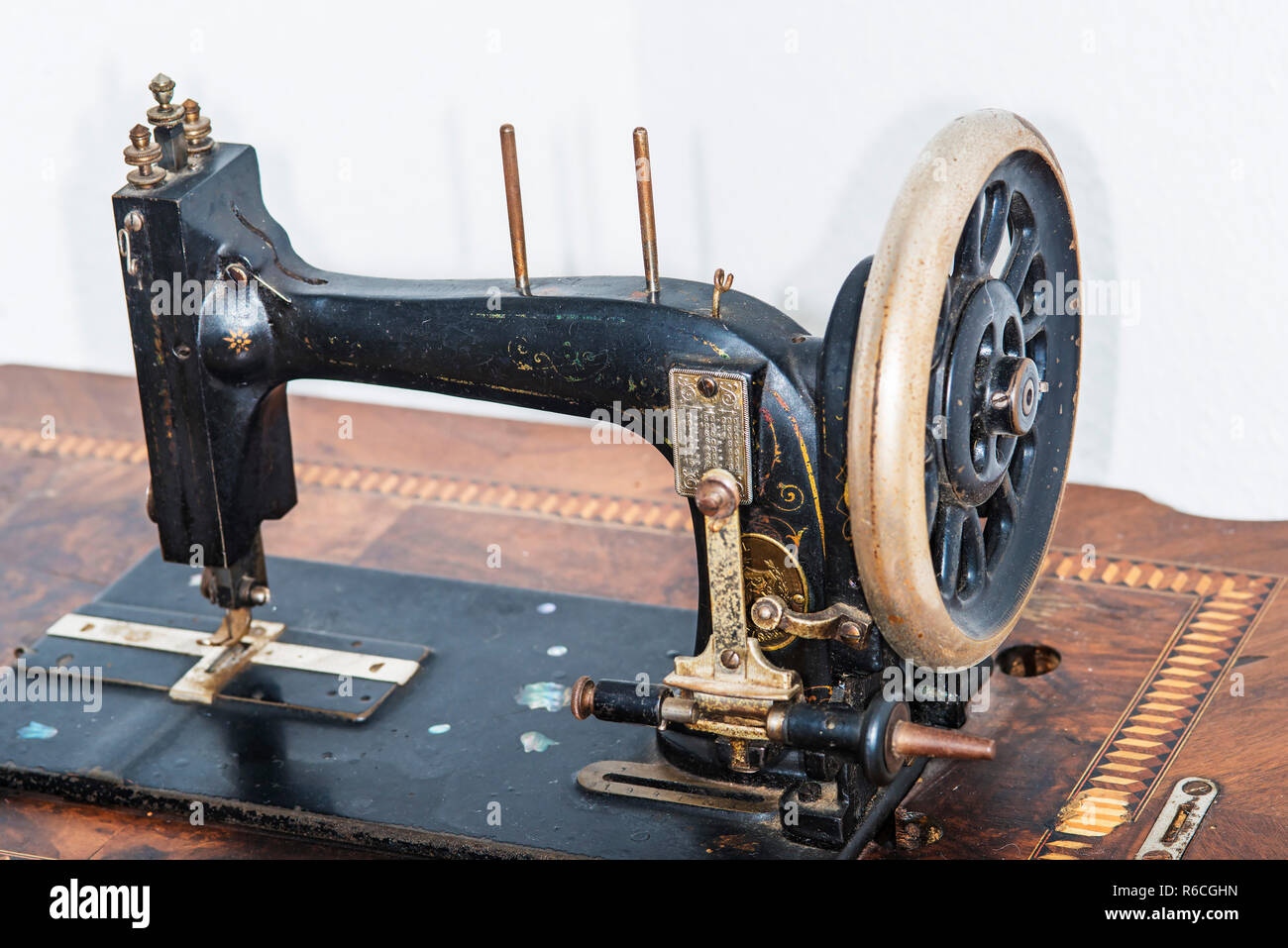 Old Sewing Machine Stock Photo - Alamy