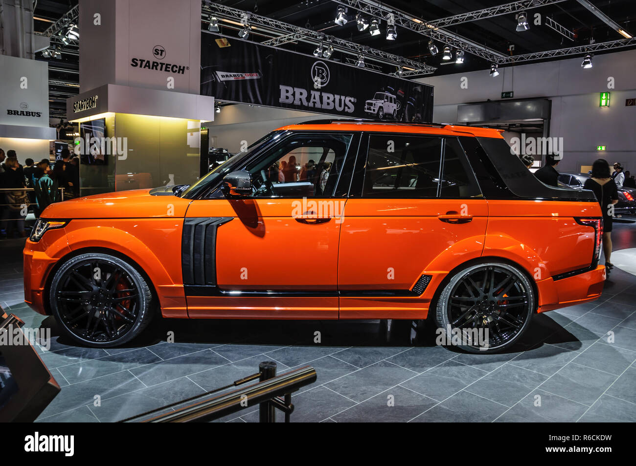 Range rover pick up hi-res stock photography and images - Alamy