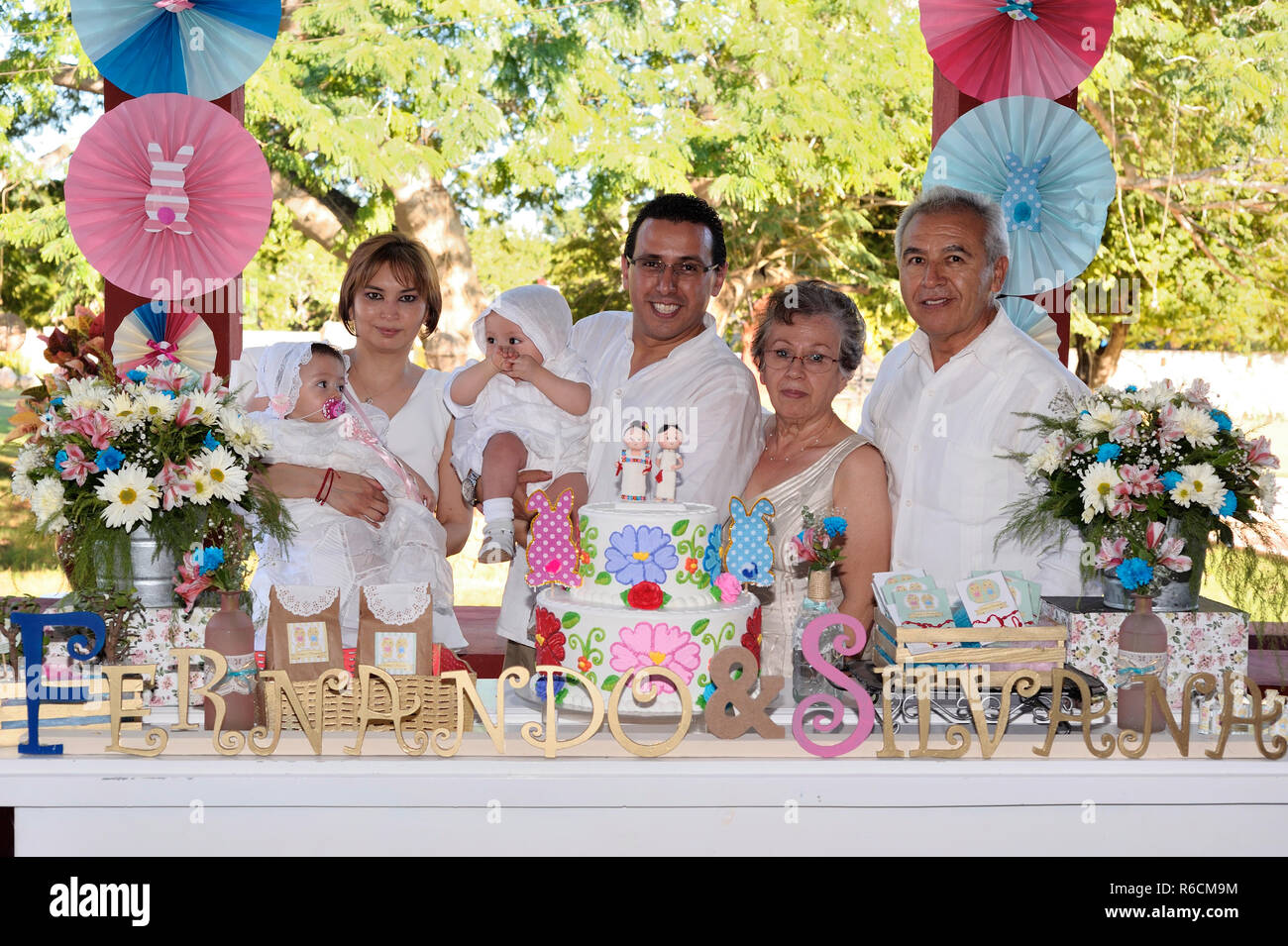 Latinamerican family grandparents hi-res stock photography and images ...