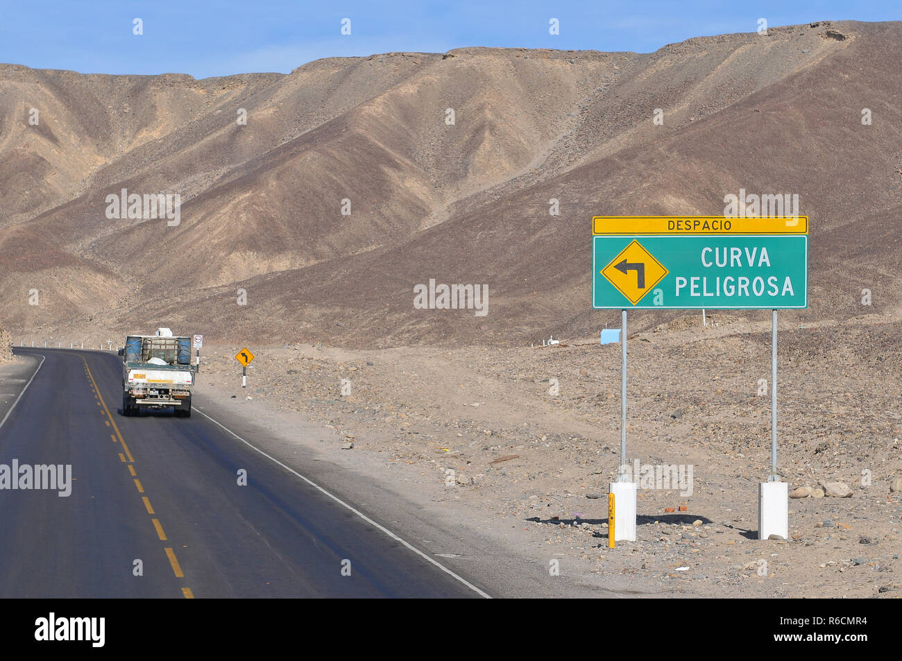 Peru, Truck On The Pan American Highway Stock Photo - Alamy