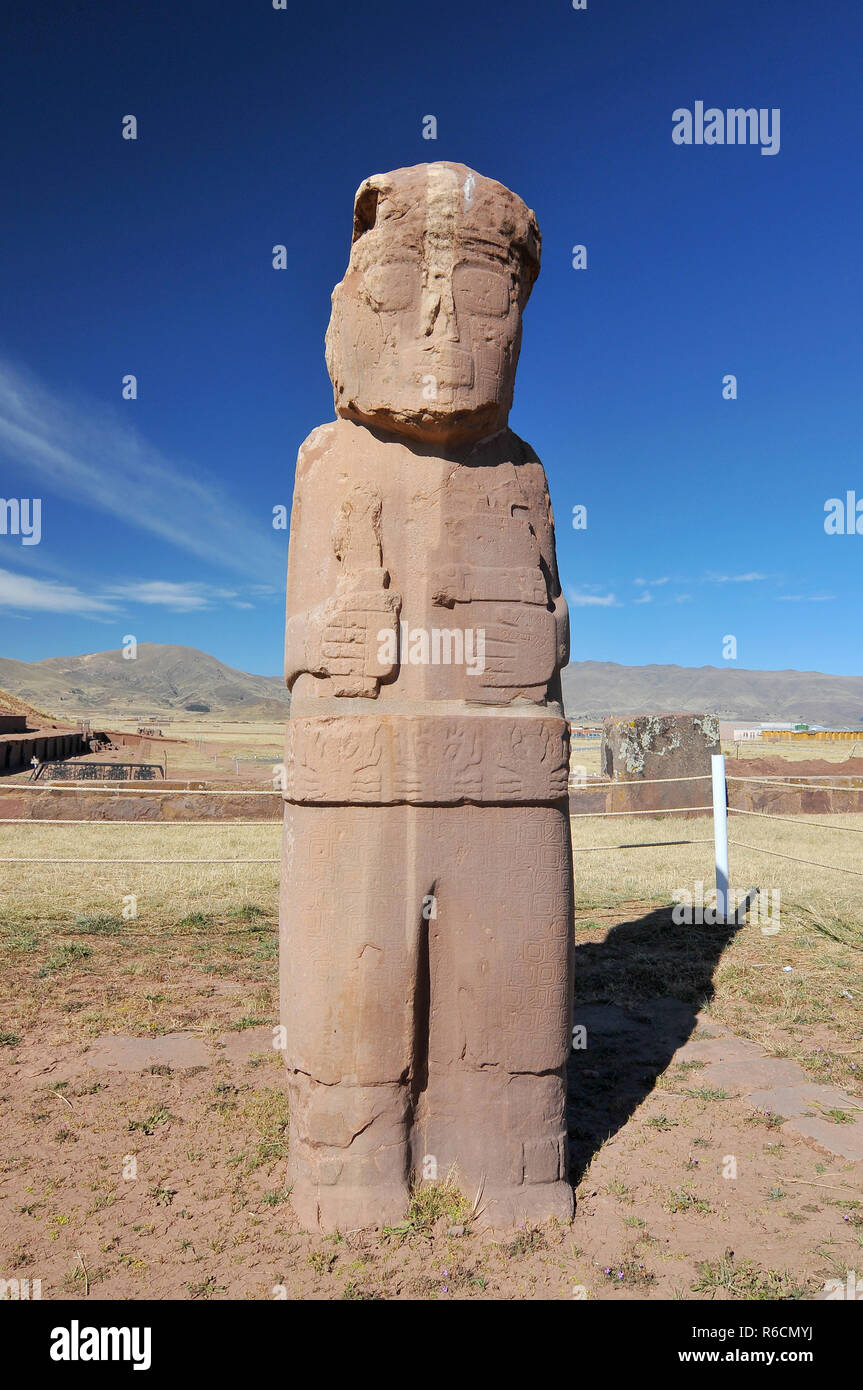 Bolivia, Tiwanaku, Statue El Fraile Stock Photo - Alamy