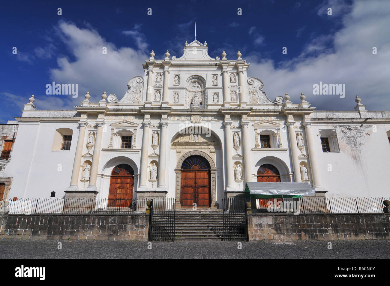 Catedral antigua guatemala hi-res stock photography and images - Alamy