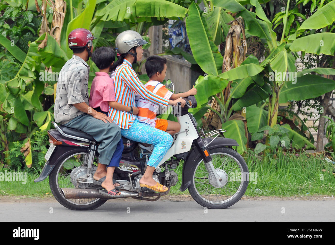 Family motorcycle vietnam riding hi-res stock photography and images ...