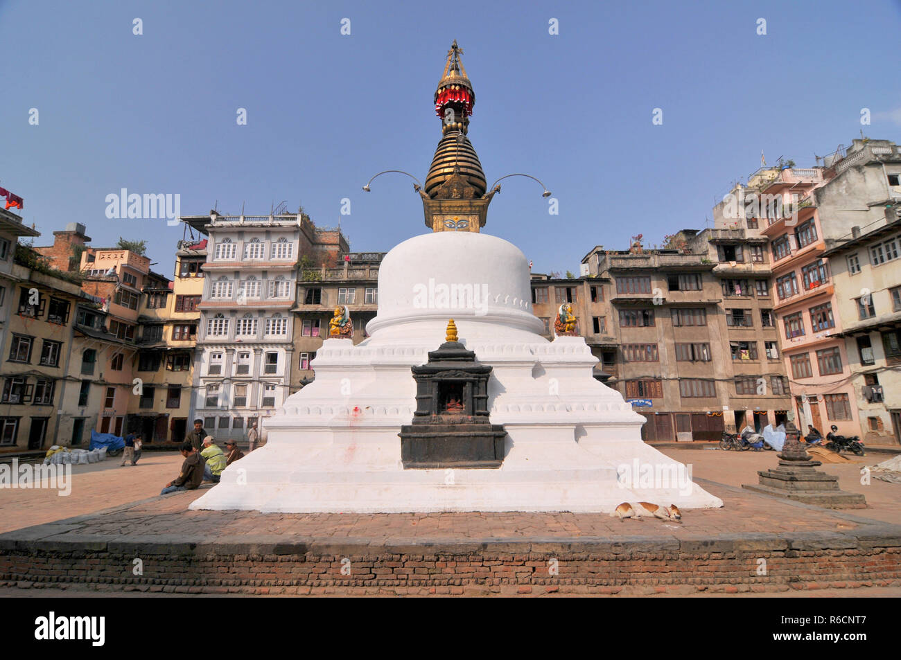 Stupa in a small square hi-res stock photography and images - Alamy