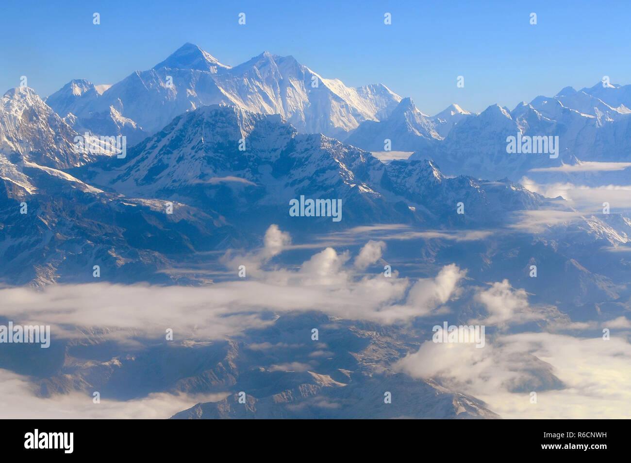 Mt everest aerial hi-res stock photography and images - Alamy