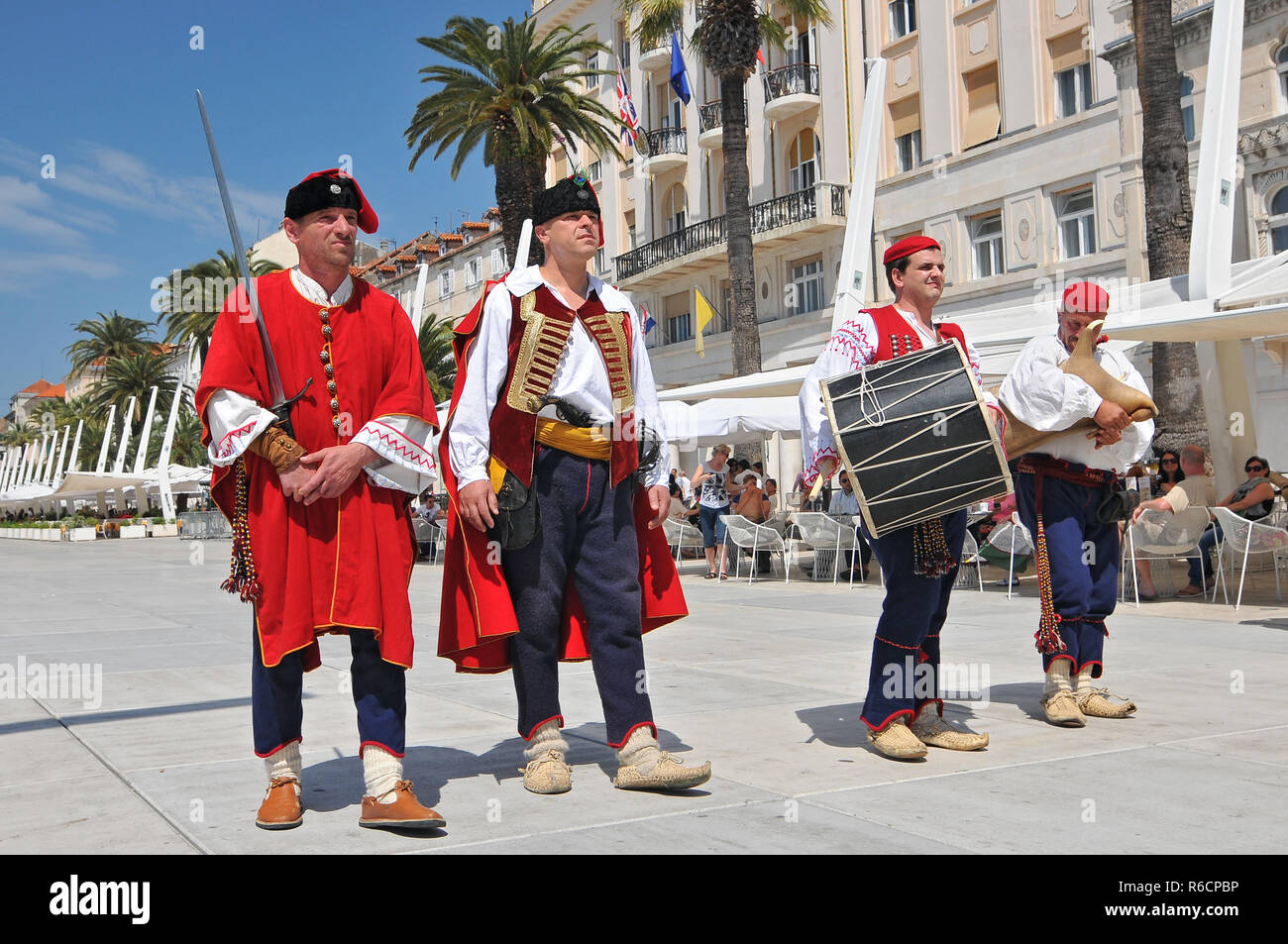 European national costumes hi-res stock photography and images - Alamy