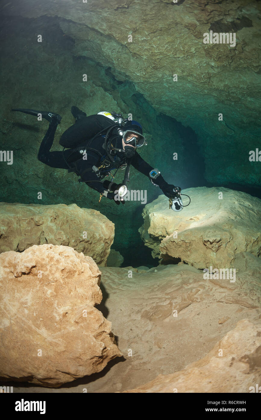divers underwater caves diving Florida Jackson Blue cave USA Stock ...