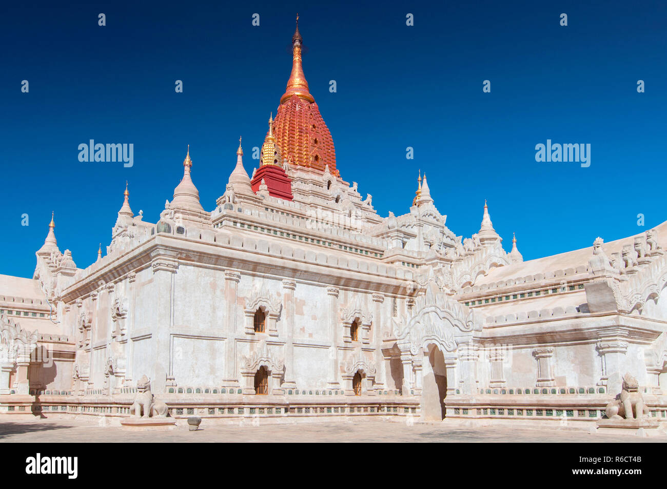 Ananda Temple , Beautiful Temple In Bagan , Myanmar Stock Photo - Alamy