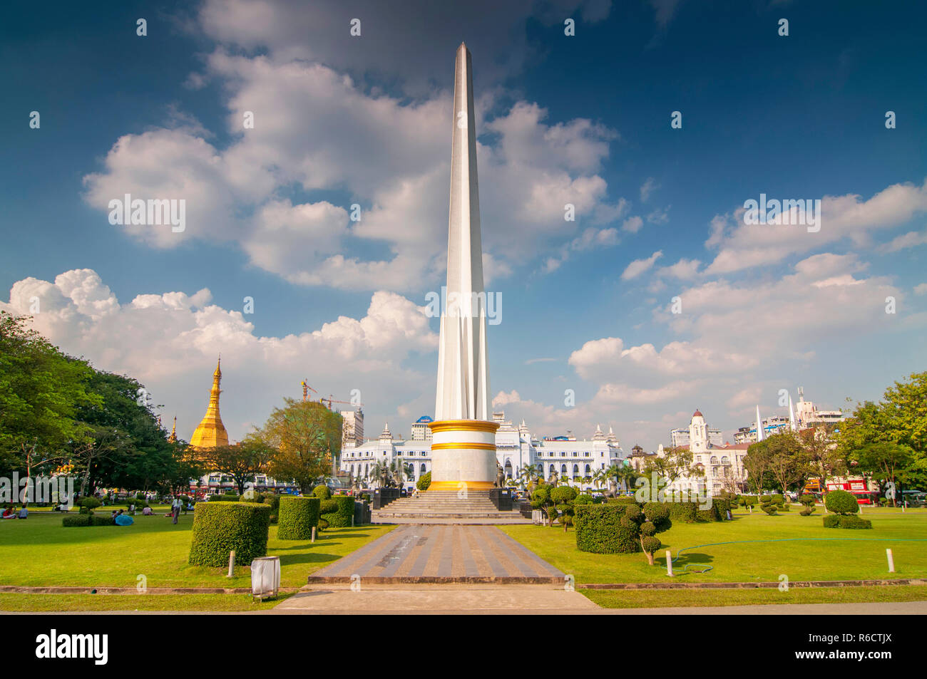 Burmese independence obelisk monument yangon hi-res stock photography ...