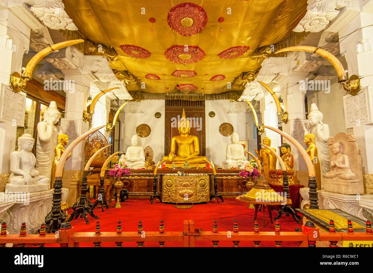 Temple Of The Tooth Relic, Famous Temple Housing Tooth Relic Of The Buddha, Unesco World ...