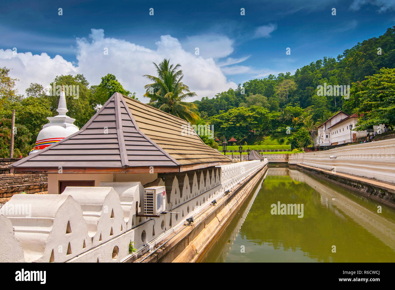 Temple Of The Tooth Relic, Famous Temple Housing Tooth Relic Of The Buddha, Unesco World ...