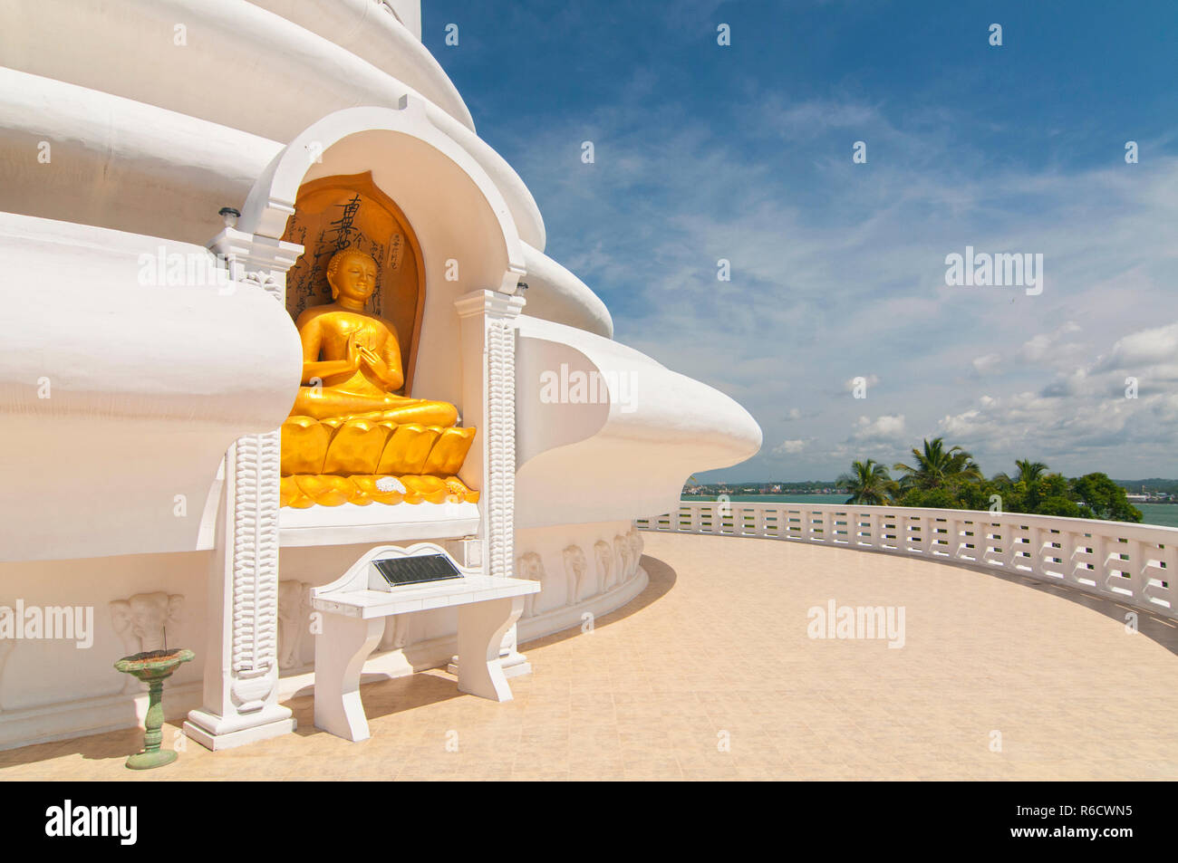 Japanese Peace Pagoda In Rumassala, Sri Lanka The Japanese Peace Pagoda ...
