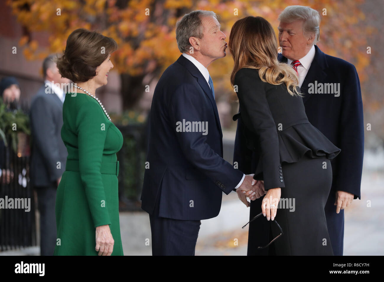 Washington, DC, USA. 04th Dec, 2018. Former first lady Laura Bush and ...