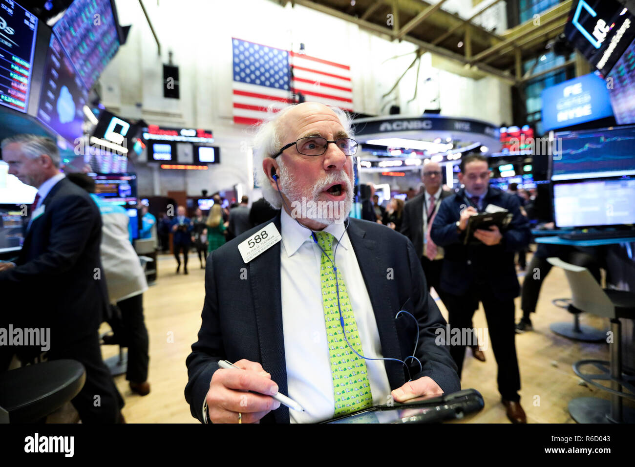 Inverted s curve hi-res stock photography and images - Alamy