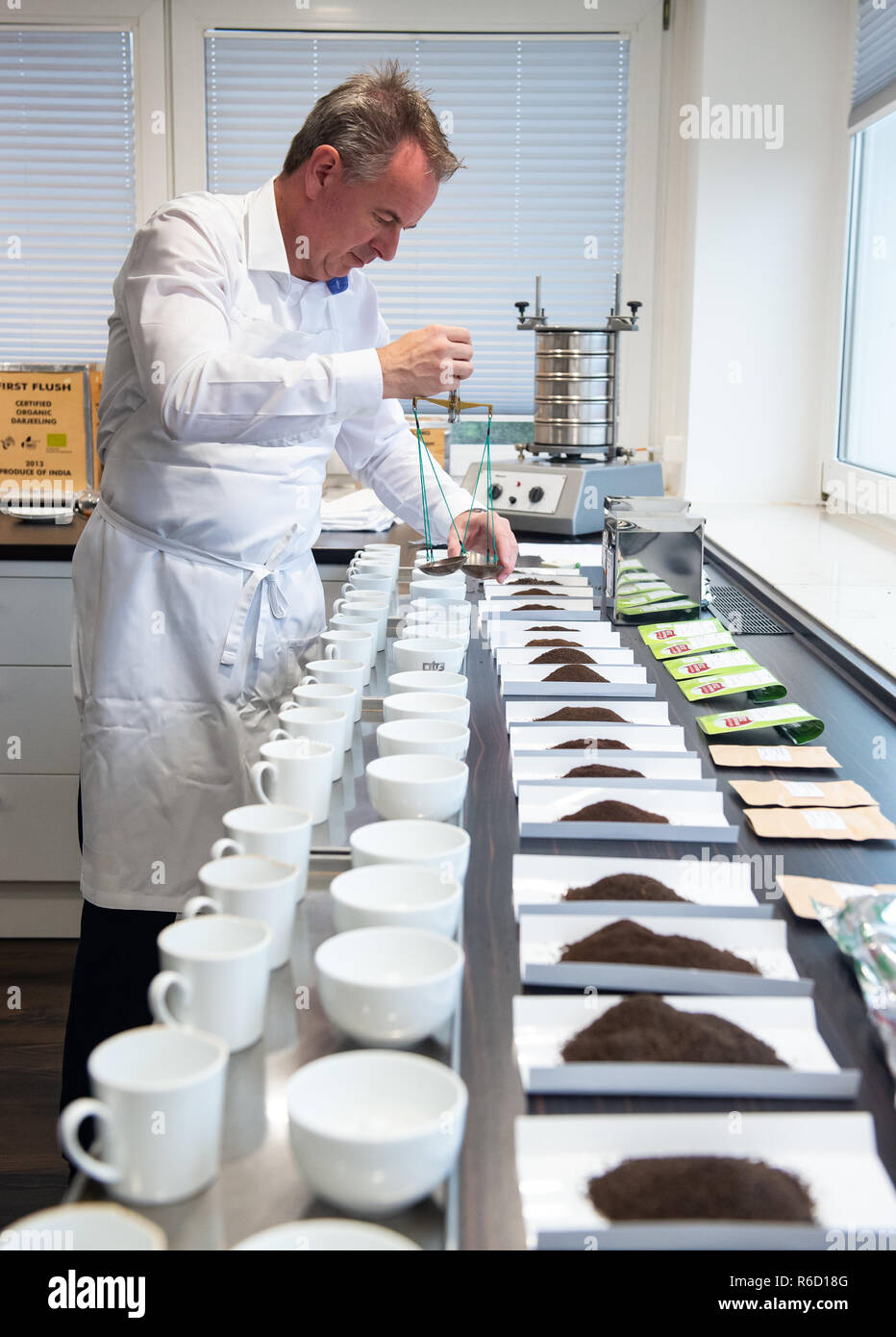 Seevetal, Germany. 12th Nov, 2018. Stefan Feldbusch, Chief Tea-Taster ...