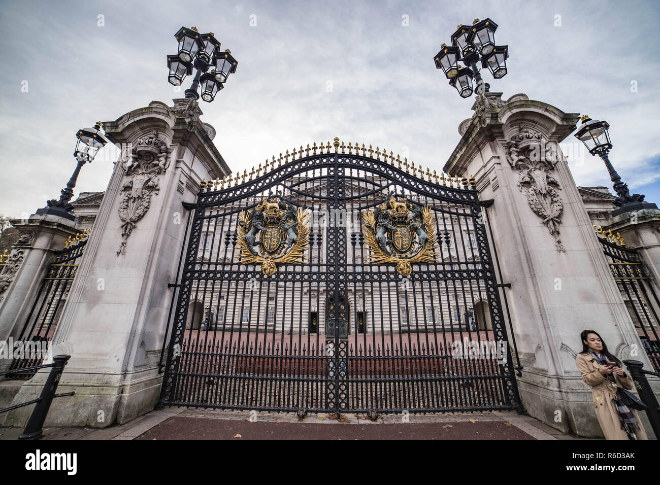 Buckingham palace state rooms hi-res stock photography and images - Alamy