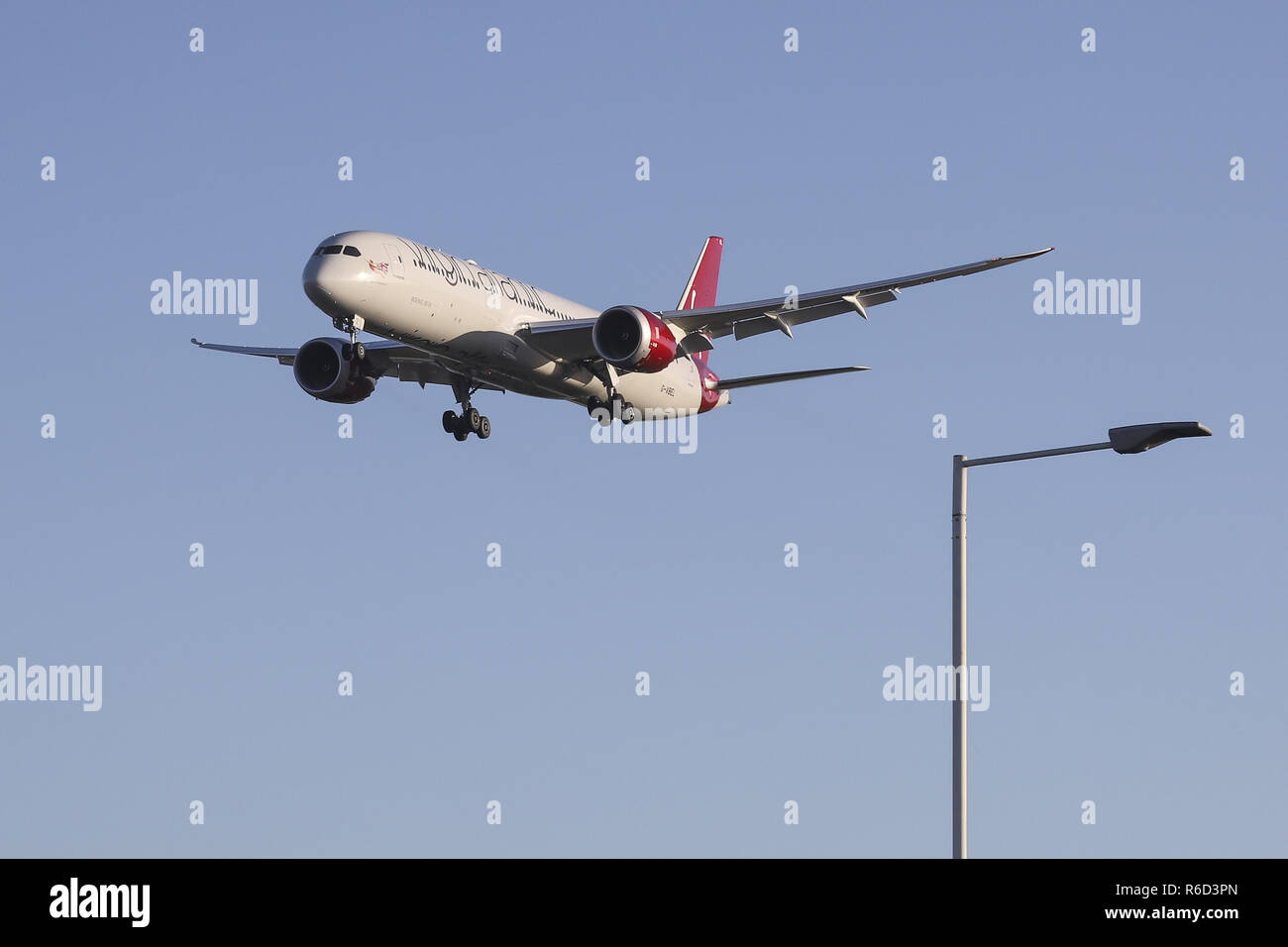 London, UK. 30th Nov, 2018. Virgin Atlantic Airways Boeing 787-9 ...