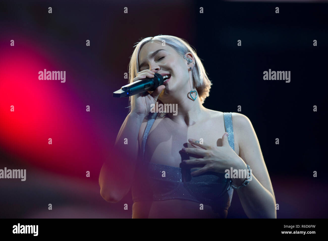 ANNE MARIE, singer, singing, singing, concert, The Dome, music show ...